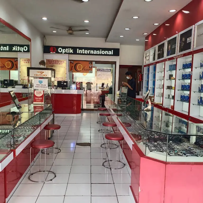 Informasi lengkap dan buat janji di Optik Internasional Cikampek 1 ...